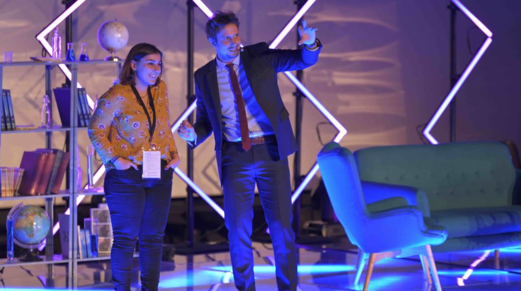 Speaker and Magician on AI and Innovation | BUTZI